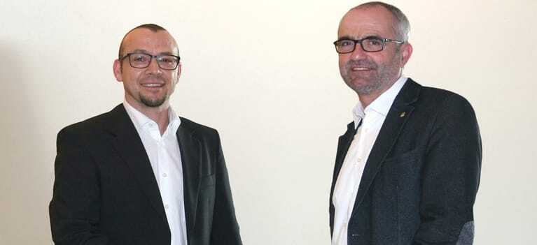 Verkauf mit Doppelspitze - boden wand decke