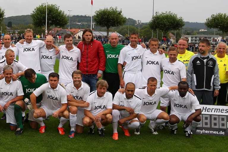 Jordan: Fußball-Legenden spielen für Dietmar Roth - boden wand decke